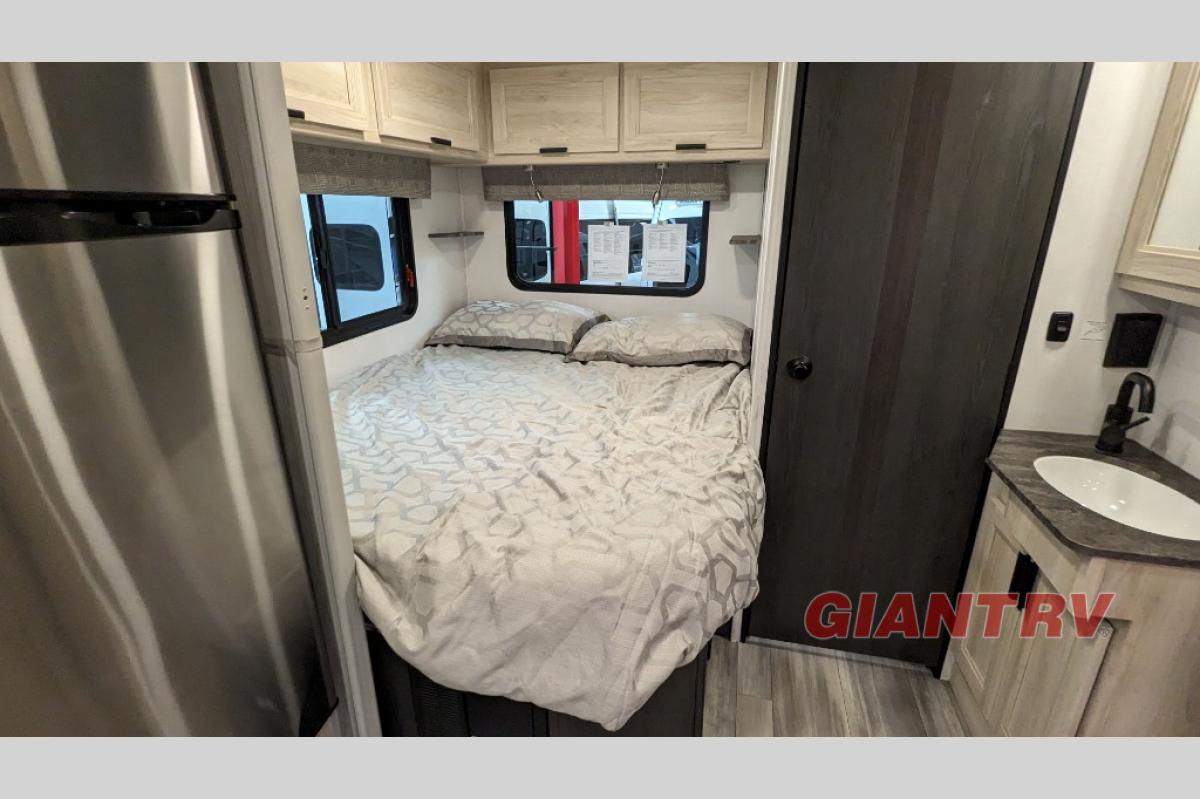 Used 2024 Forest River Sunseeker 2150s For Sale In Downey Ca 90241 At ...